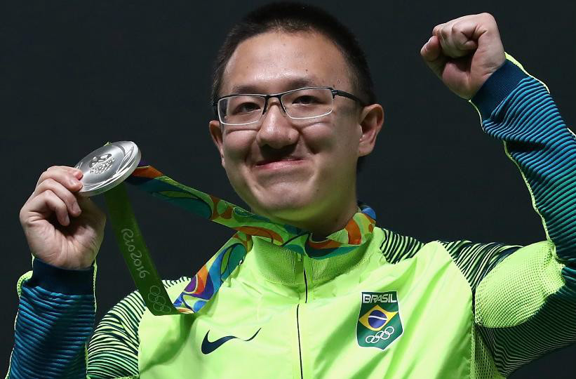 Brasil ganha a primeira medalha na pistola de ar - Esportes