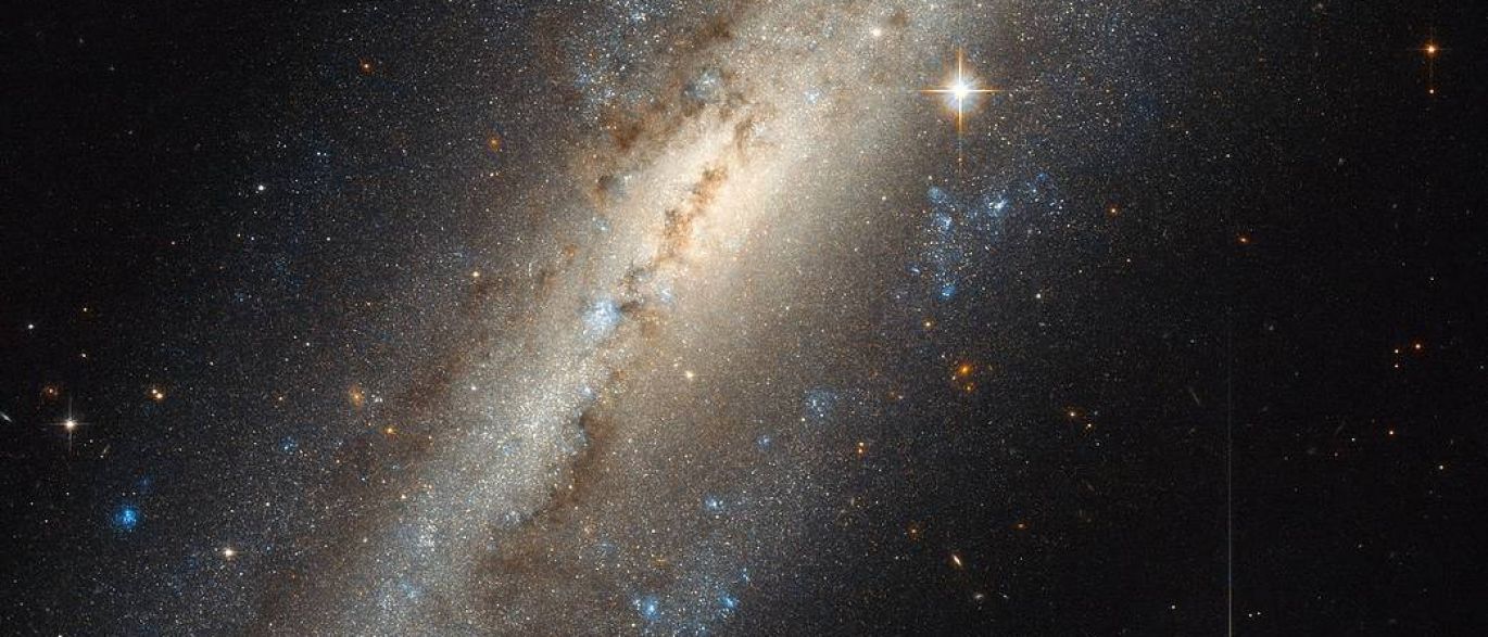 Hubble captura imagem galáxia espiral de Andrômeda - Ciência & Tecnologia