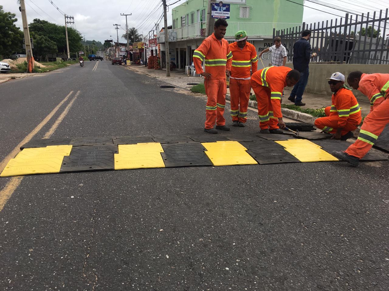 Strans instala lombada ecológica na região sudeste - Cidade